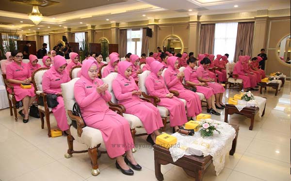 Tatap Muka Ketua Umum Bhayangkari, Ketua Pembina YKB Dengan Para Ketua ... Tatap Muka Ketua Umum Bhayangkari, Ketua Pembina YKB Dengan Para Ketua ...